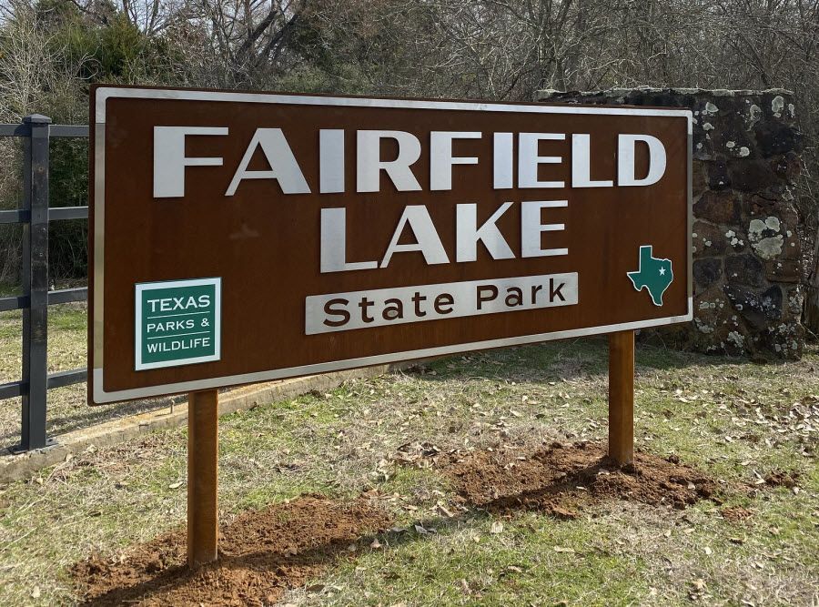 The Complete Guide to Outdoor Sign Board Material